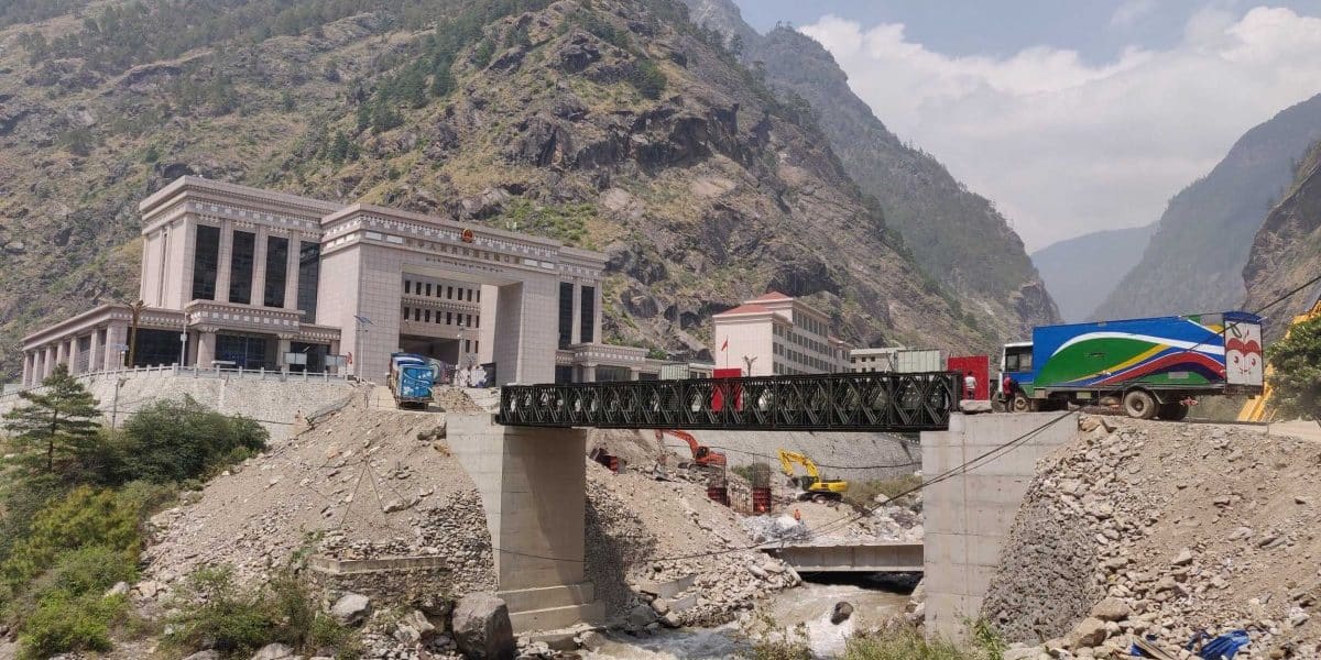 Gyirong Border Jeep Rental | Land Cruiser Vehicle Hire to Kerung